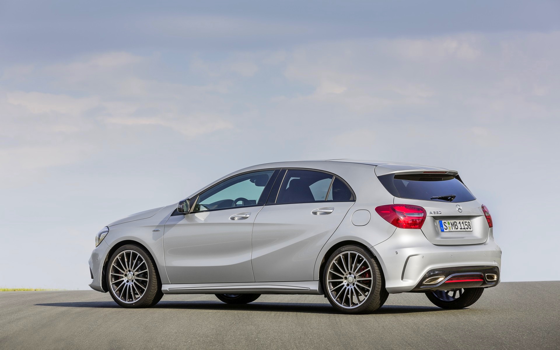 2015_A-Class_Facelift_A250_Sport_AMG_4 - Mercedes-Benz Wallpaper - MB ...